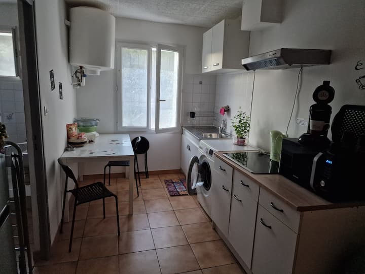 Joli 2 Pièces Près De Martigues - Martigues