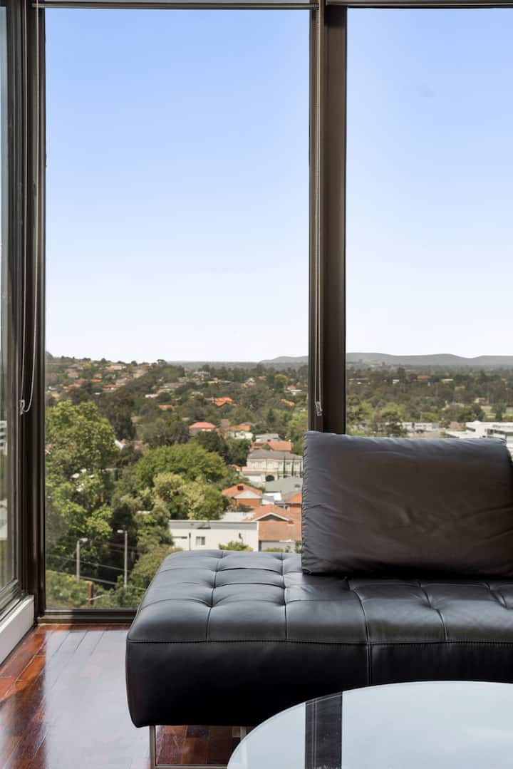 Bright View Apartment - Ivanhoe