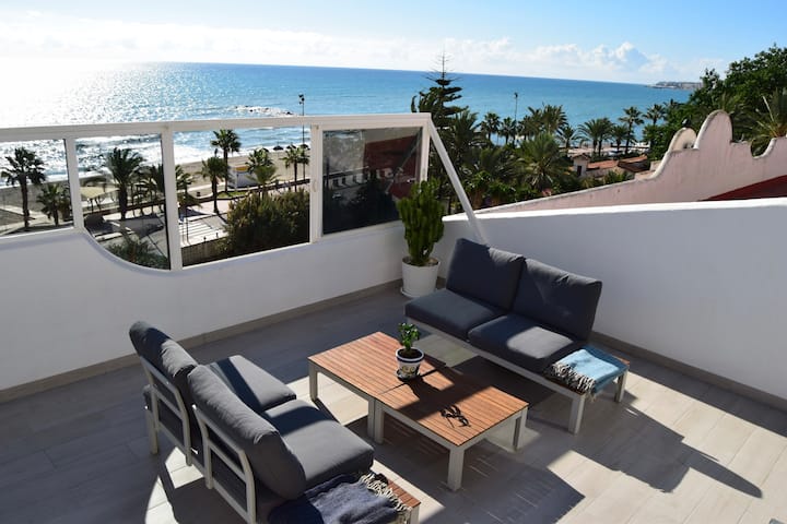 Beachfront Heaven Apartment - Carvajal Beach - Fuengirola