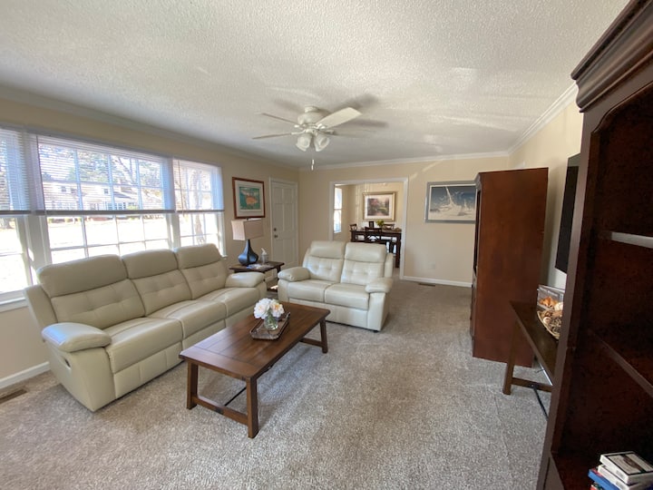 Lovely Cottage In The Heart Of Sumter - Sumter, SC