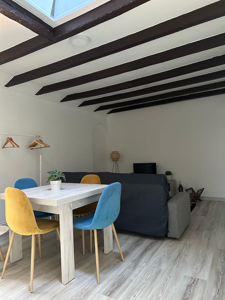 10.low Cost Attic - 2bedroom 1bath - Chamartín