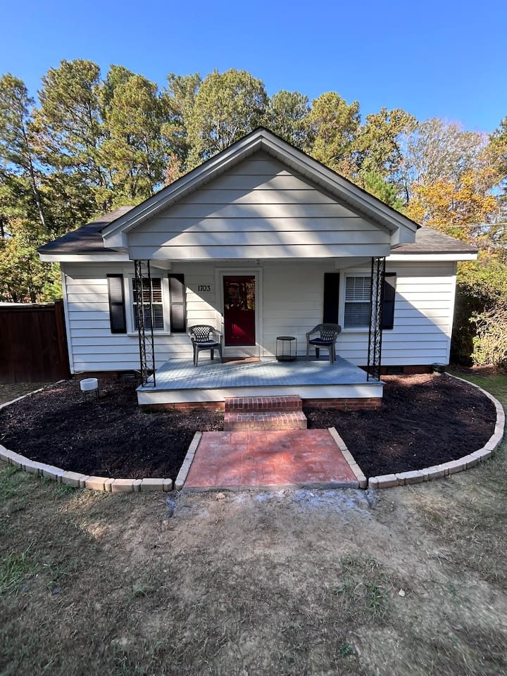 Carolina Woodland Cottage - Durham, NC