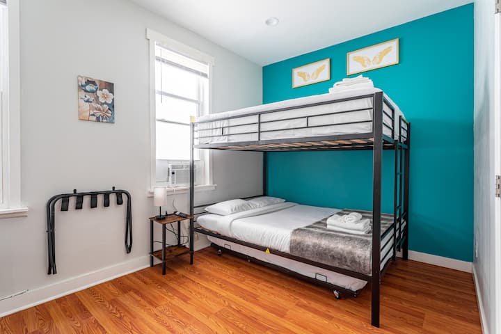 Charming 2br | 1ba | 6 Beds + Easy Access To Nyc! - Staten Island