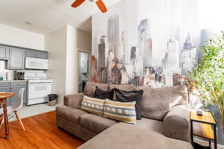 Charming 2br | 1ba | 6 Beds + Easy Access To Nyc - Staten Island, NY