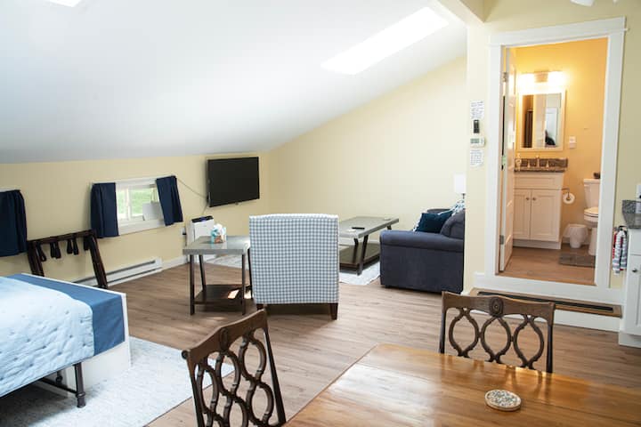 Private Farm Studio Apartment - Northampton, MA