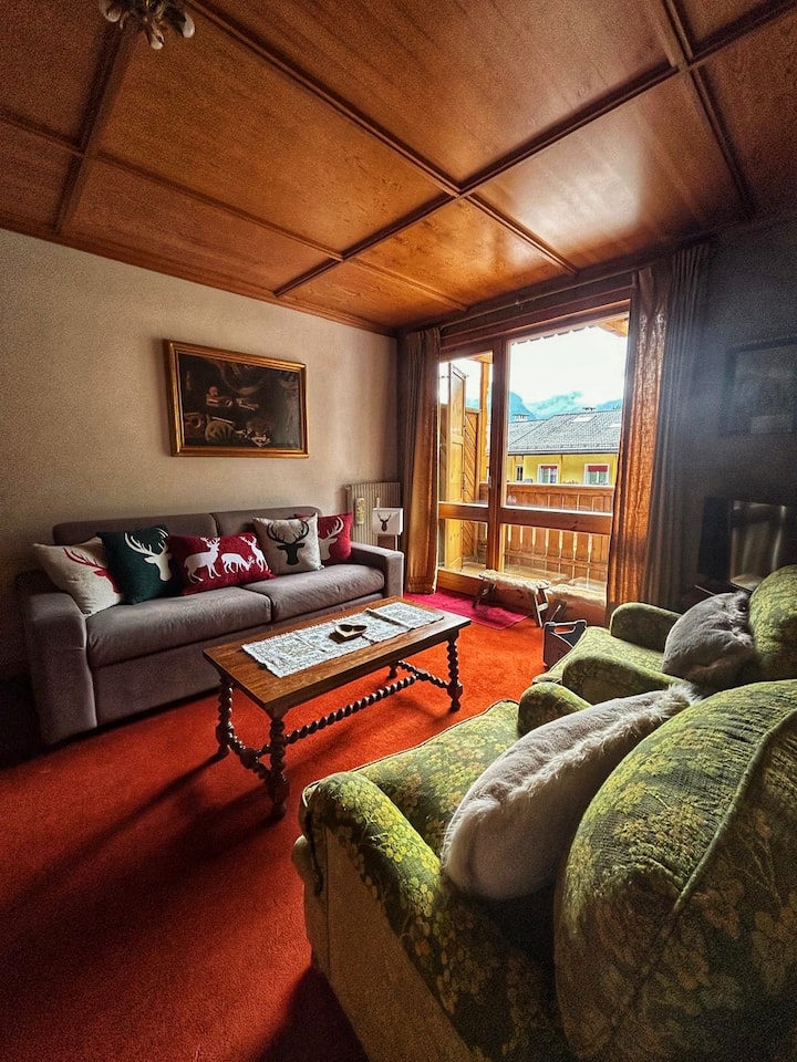 Large Apartment In Canazei With Private Parking - Marmolada