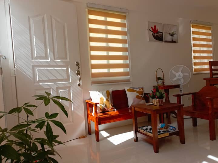 Niana's Place|2br W/ Garden, Netflix,solar Powered - Legazpi City