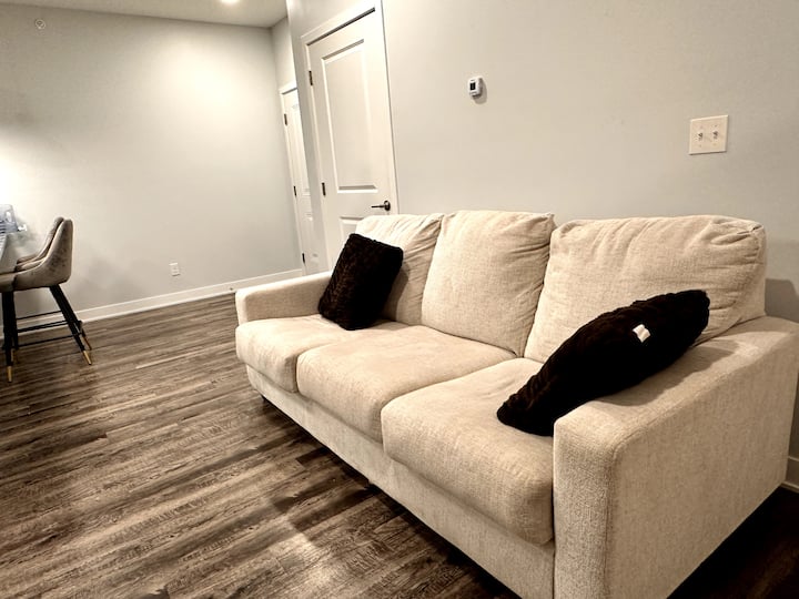 Cozy Apartment Queen Size Riverfront Airbbed - Elkhart, IN