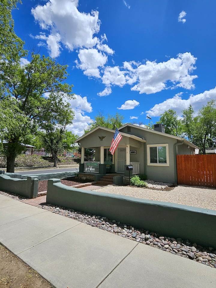 Prescott Park Family Bungalow Downtown - Prescott, AZ