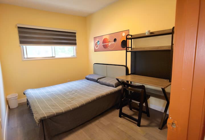 Rujia No.05-512（半地下独卫经济大床房） - Calgary