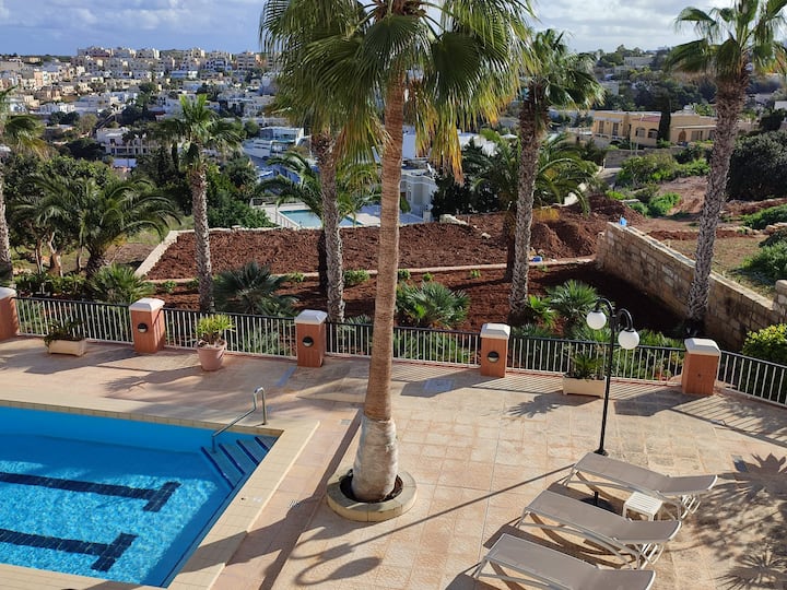 Villa Apartment – Prime Location With Pool Access! - マルタ