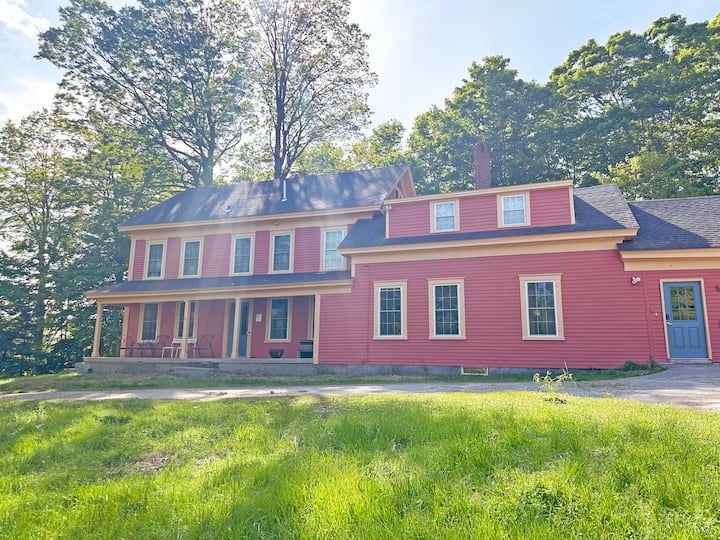 Farmhouse Perfect For Families! - Dover, NH