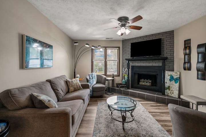 Radial Place Short Stay & Long Stay Available! - Omaha, NE