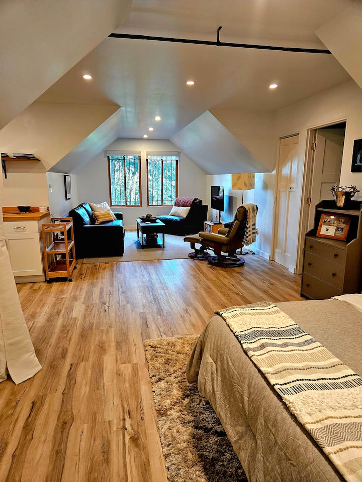Location, Location, Location
Stay With Us! - North Bend, WA