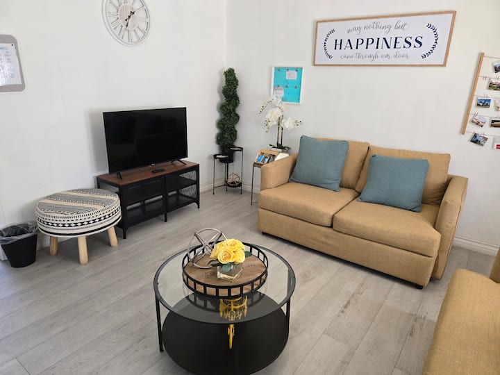 Cozy Two Bedroom Apartment - Little Tokyo - Los Angeles