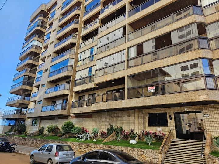 Ap Espaçoso Prédio Frente A Praia C/ Vista Parcial - Guarapari