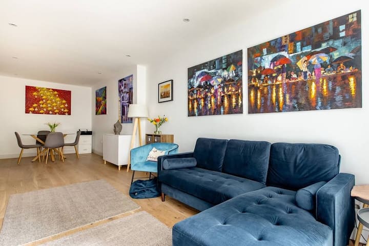 Lovely Dbl With Own Bathroom: For Your Use Only - Sutton Court