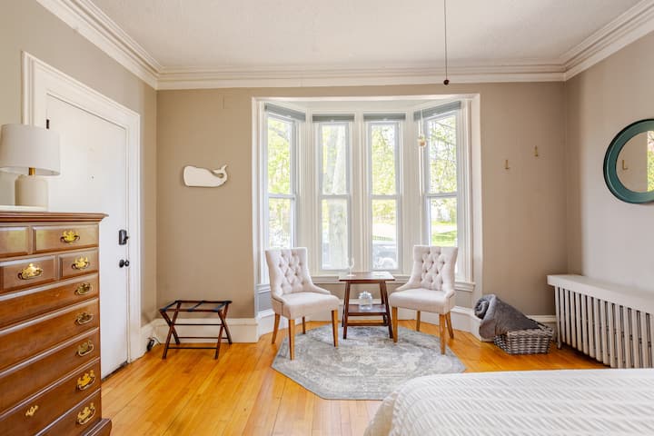 West End | *2 Apts* | 5 Brs | Parking | Balcony - Portland, ME