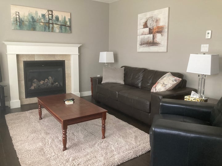 2 Bedroom, 2 Bath Lower 4 Plex Unit - Grande Prairie