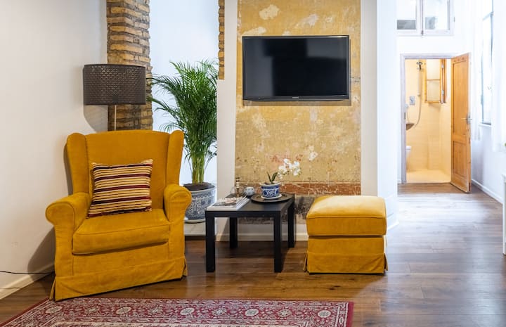 Chic Artist's Loft In Centre By Esquiline Suites - Monti