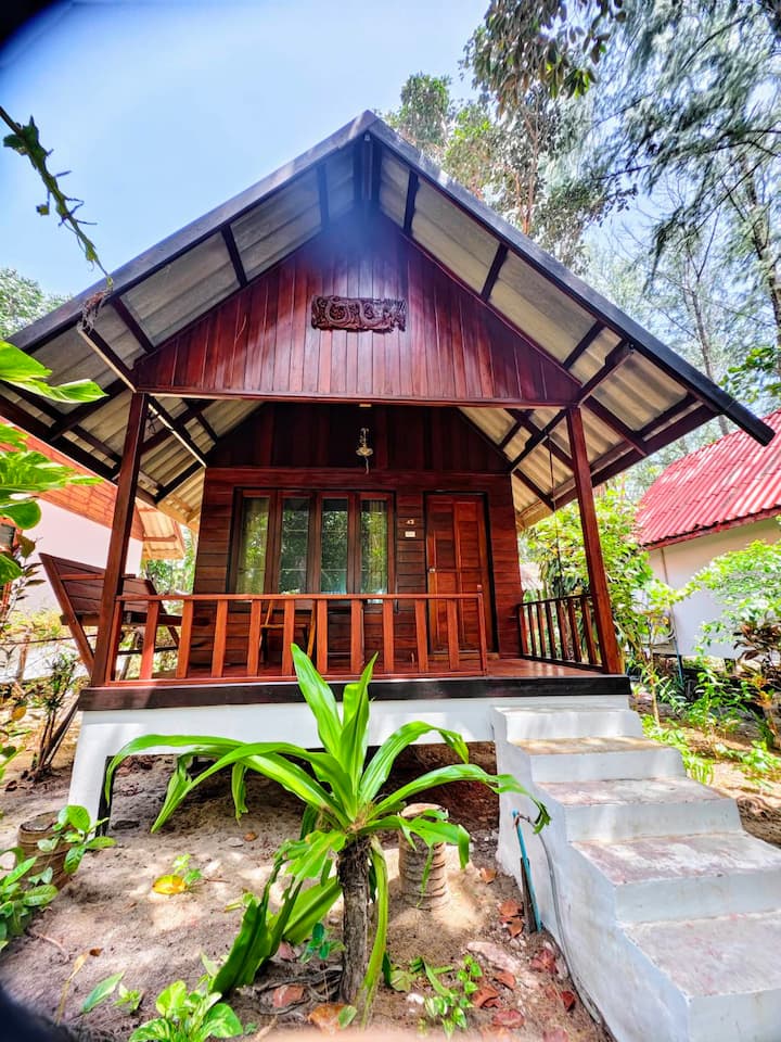 Twin Beds Thai Teak Cabin On The Beach - Ko Chang