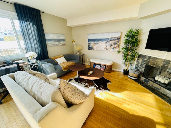 Cozy Casa: A Sanctuary Offering Peace Of Mind - Calgary