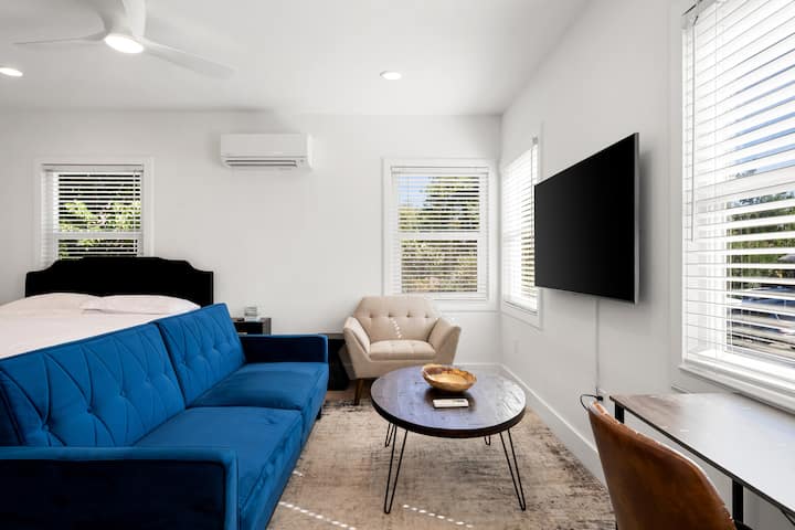 Sk Living | East Sac | Studio | 2nd Floor - Sacramento, CA