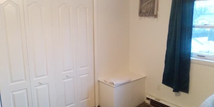 Large Private Room In Beautiful Lake Hopatcong - Andover, NJ