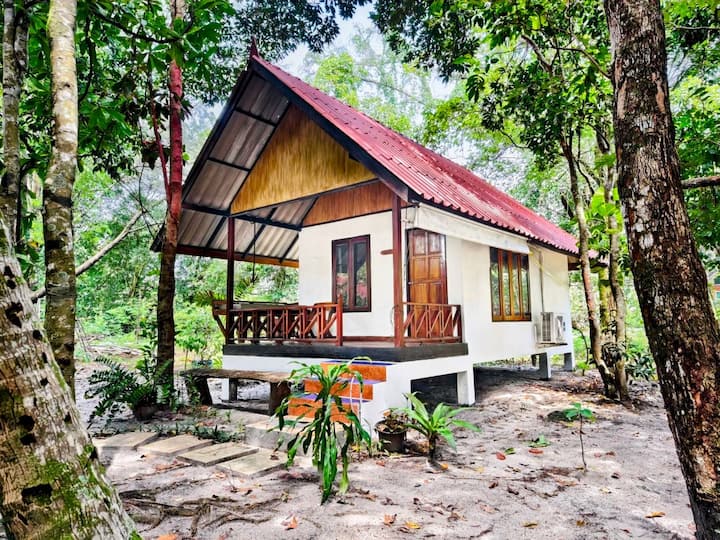 Superior King Bed Cabin Near The Beach - Ko Chang