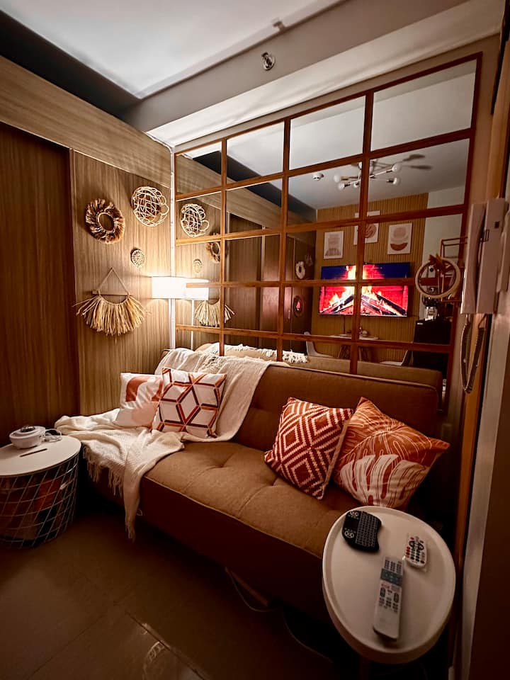 1 Br Aesthetic Pool View Condo Unit Near Sm Moa - Pasay