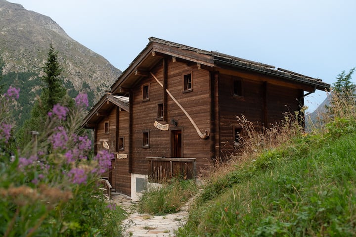 Peaceful Chalet Alphorn - Saas-Fee