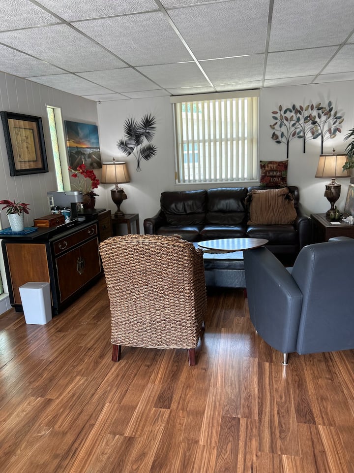 Quiet/comfy Room With Amenities - Jacksonville, FL