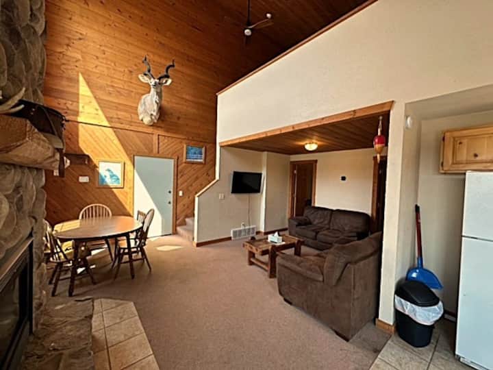 Riverstone Cabin - Right Side - Wisconsin