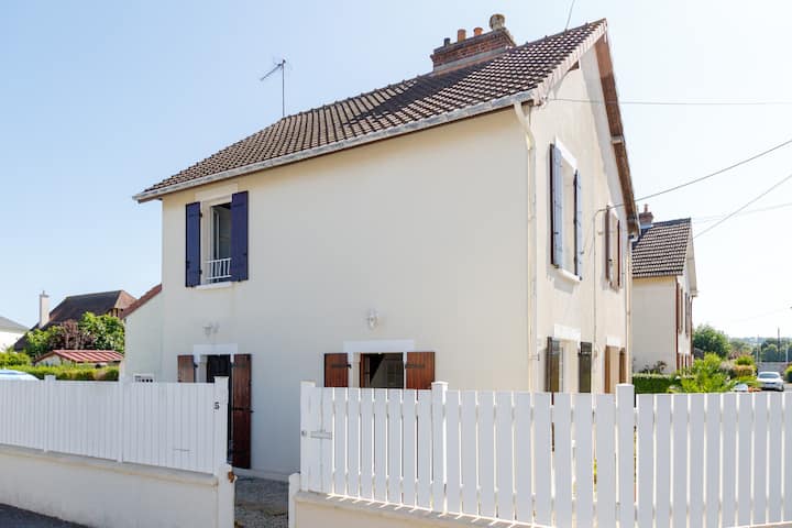 Maison Proche Mer Et Centre Ville - Parking Privée - Cabourg