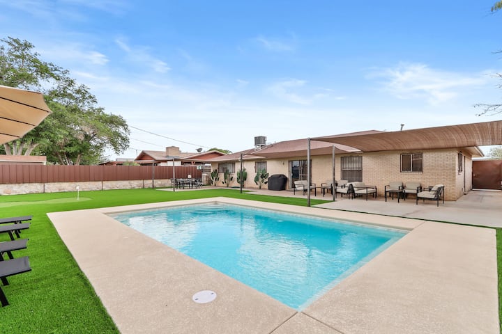 Dream Vacation Airport Pool - El Paso, TX