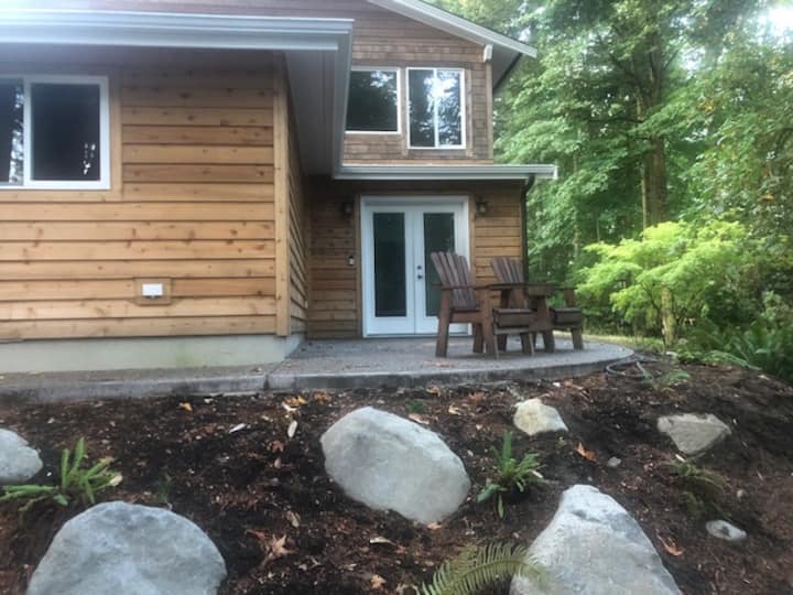 Ground-level Unit - Poulsbo, WA