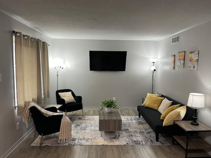 Cozy Apt#4 Downstairs 2bd 1bt With 1 Parking - Little Rock, AR