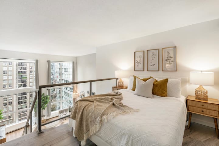 Bright & Bohemian 2 Beds Loft - Ac & Parking - Vancouver