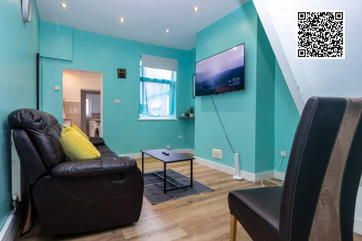2bd Mid Terrace Close To Station - ストーク・オン・トレント