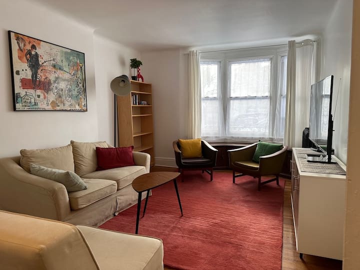 Comfy Large Two Bedroom Plus Den, Downtown Toronto - Toronto