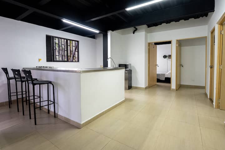 Apartamento Para 8 Personas, Laureles, La 70 - Medellín