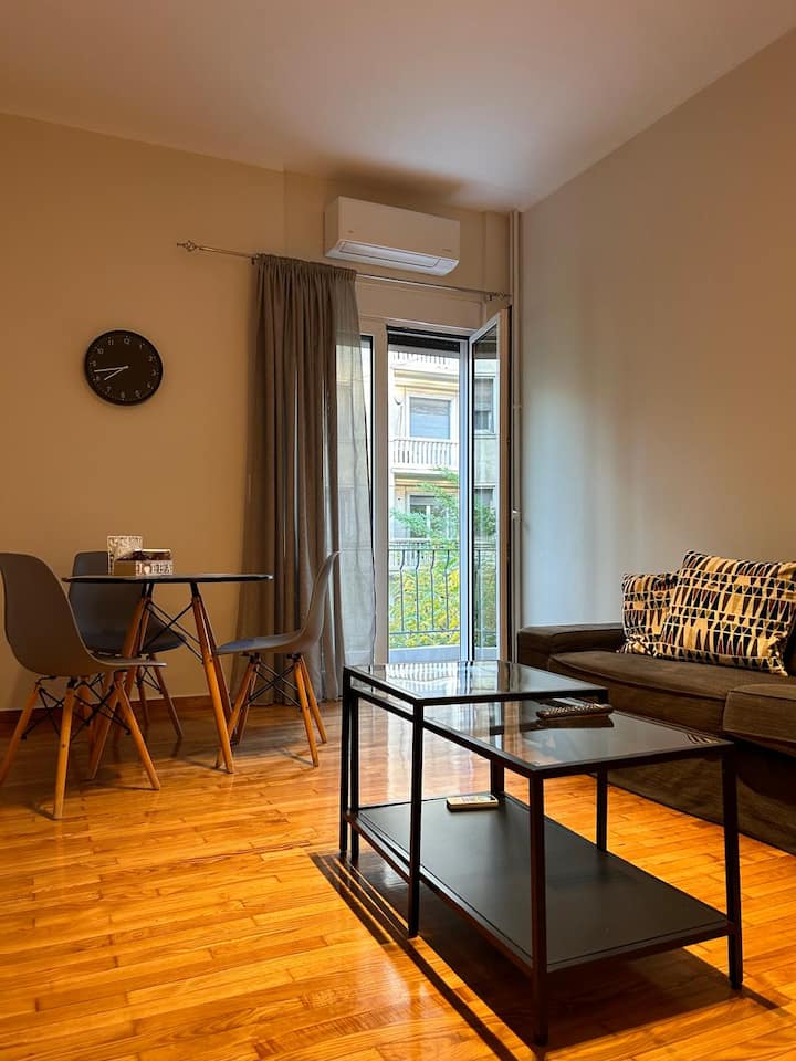 Museum Apartment 5' To Metro - Athén