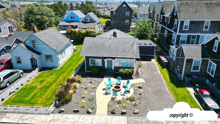 800 Ft To Beach: Moby Dunes: Hot Tub Seaside Vacation Homes, Inc Managed - Cannon Beach, OR
