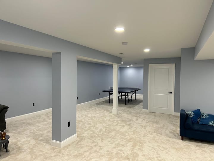 Cozy Basement Room For 3 Near Highway & Trails - Gainesville, VA