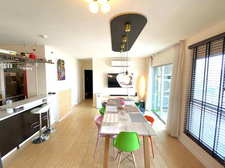 Charming 3 Bedroom Near Sky Train - Bangkok