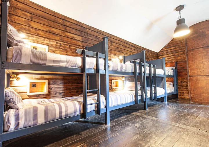 Bed In 10-bed Mixed Dorm - The Valley House Hostel - Achill Island
