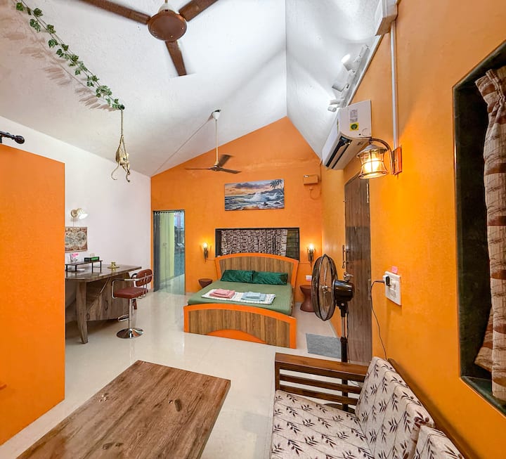 Private Studio With Ac, Kitchen, Large Rooftop - Goa