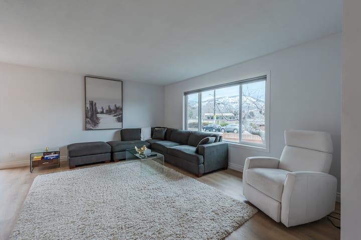 Spacious 5 - Bedroom Oasis In Penticton - Penticton