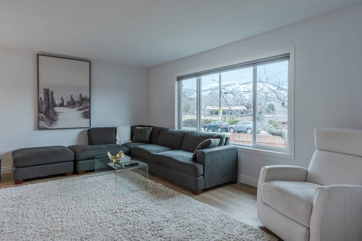 Spacious 5 - Bedroom Oasis In Penticton - 펜팅톤