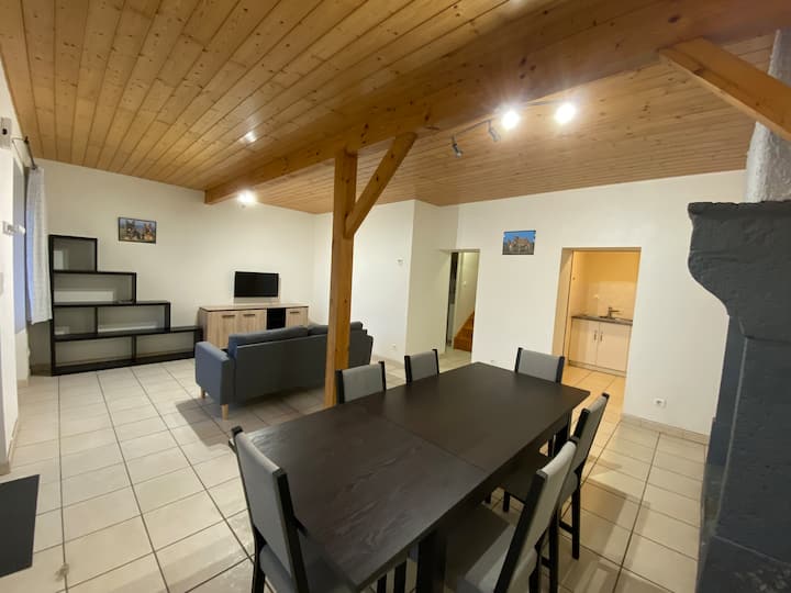 Maison Au Cœur Des Volcans - Lac Chambon
